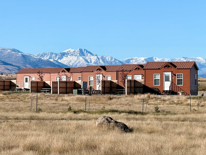 Damselfly Cabin (Cabin #5) - Emigrant, MT