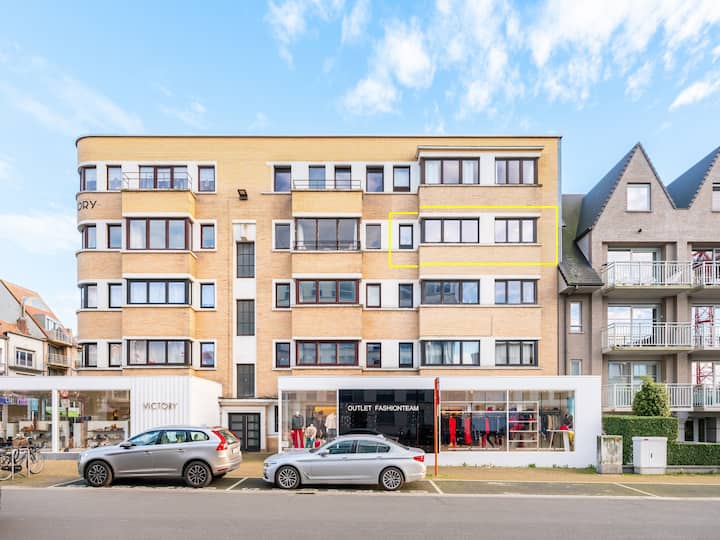 Magnifiquement Rénové Avec Un Emplacement Idéal - De Panne