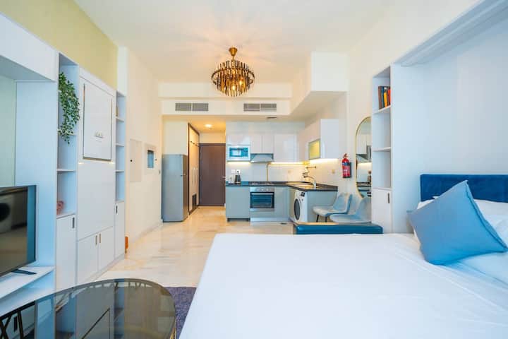 Stylish Studio Bayz Danube| Burj Khalifa View Pool - Dubai