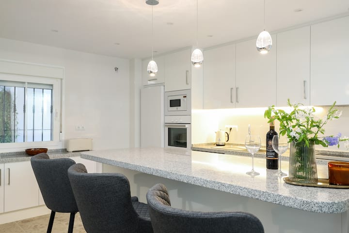 Los Naranjos / Puerto Banus Apartment - Marbella