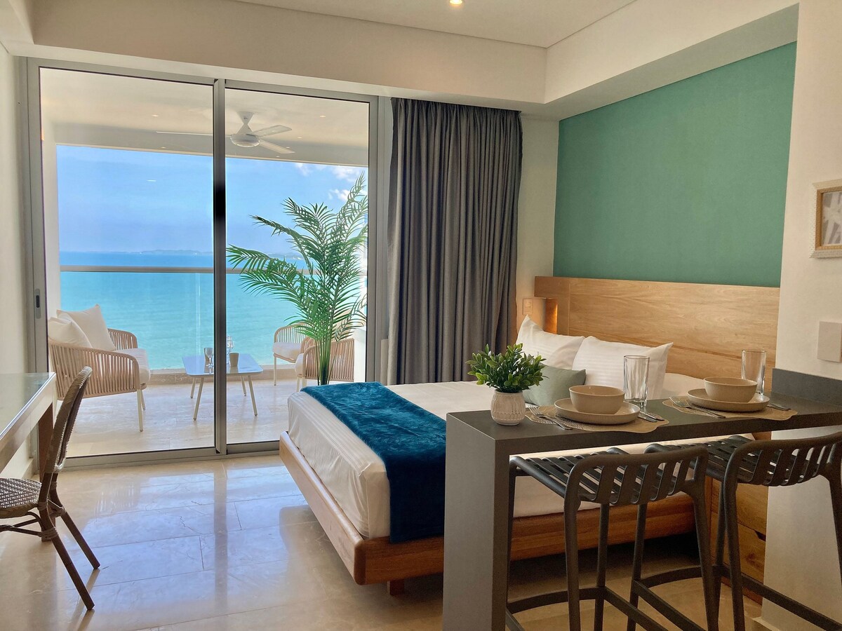 CB1428 Beautiful Suite 2 Bedfront Crespo Sea - Apartments for Rent in ...