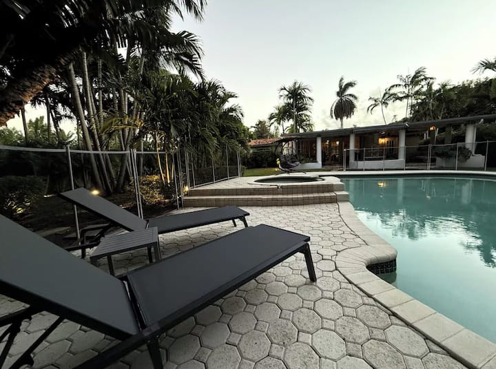 Marilyn Monroe Waterfront Holiday House In Miami! - Miami, FL