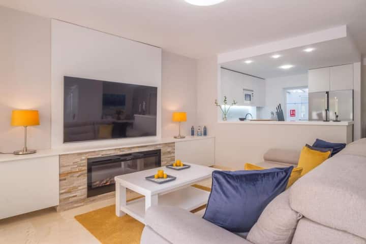 Manuel Hildalgo | Marbella Townhouse Pool Retreat - Marbella