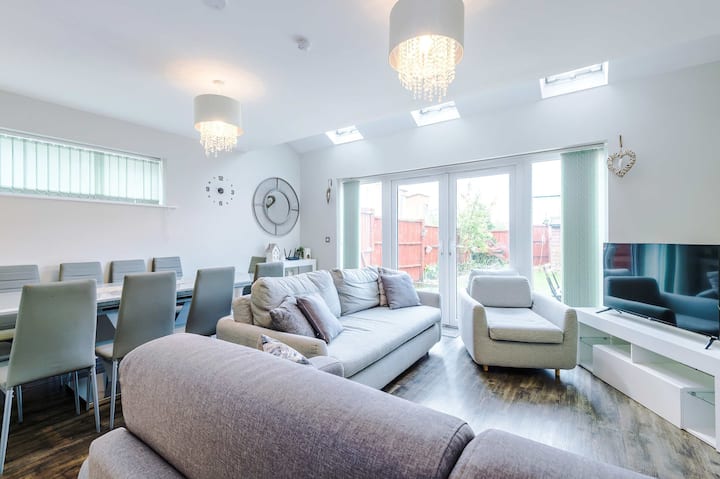 Newly Refurbed Townhouse By Etihad & Co-op Live - Manchester