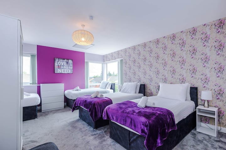 Large Etihad & Co-op Live Townhouse | Free Parking - Manchester