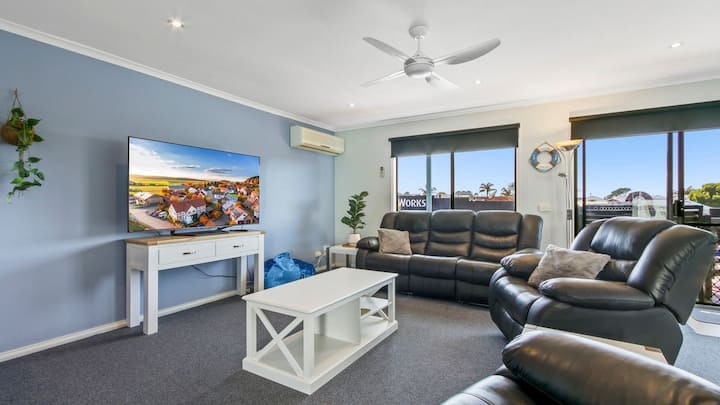 Lakes In Town | Central Getaway - Lakes Entrance