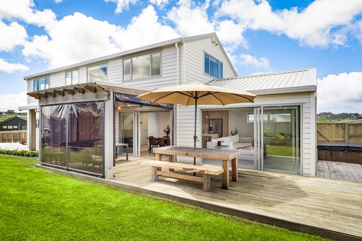 Seabreeze Escape - Snells Beach Holiday Home - Warkworth