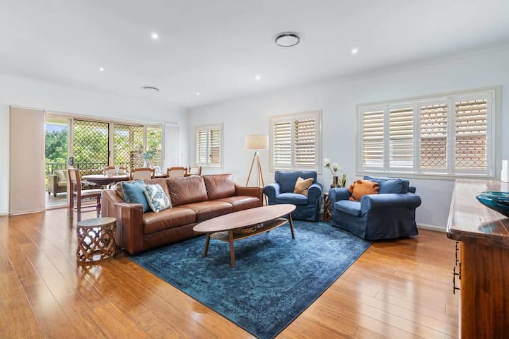 Spacious 3bd Family Home With Outdoor Oasis - Brisbane