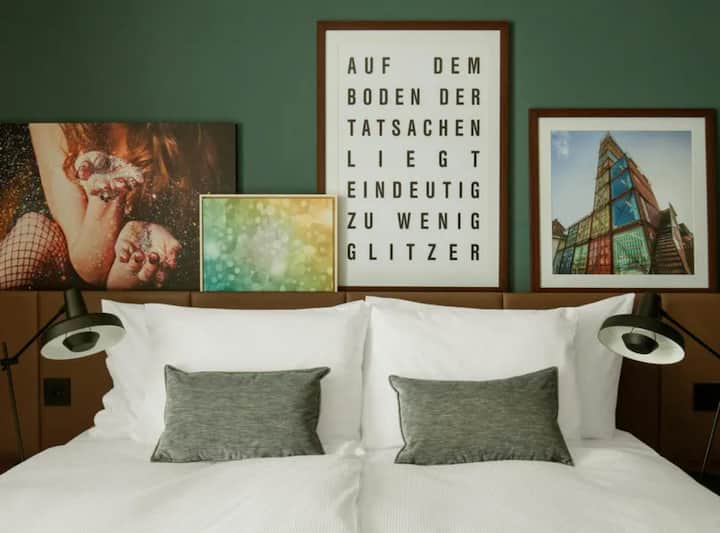 Space For 2, Right Between The Airport & City - Zurich