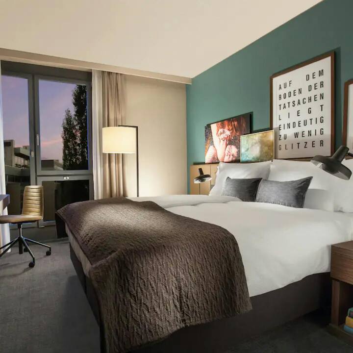 2 Bedroom Suite With Living Room + Kitchenette - Kloten