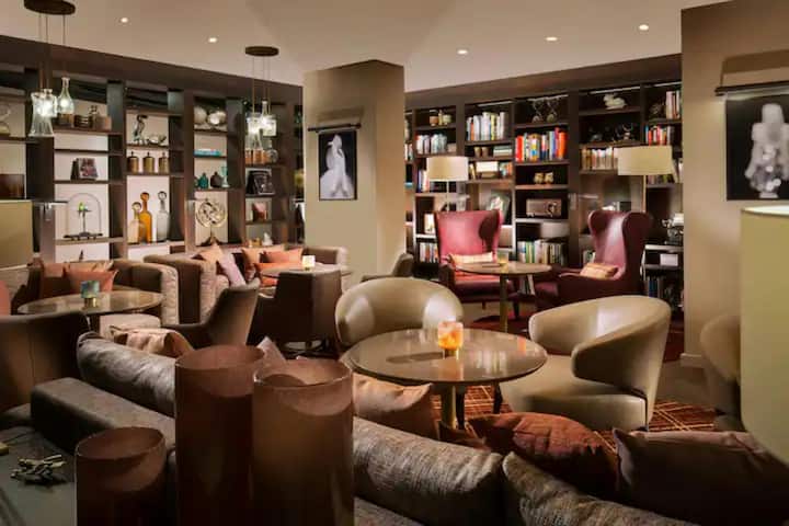 2 Bedroom Rooftop Suite , Full Kitchen + Balcony - Zurich