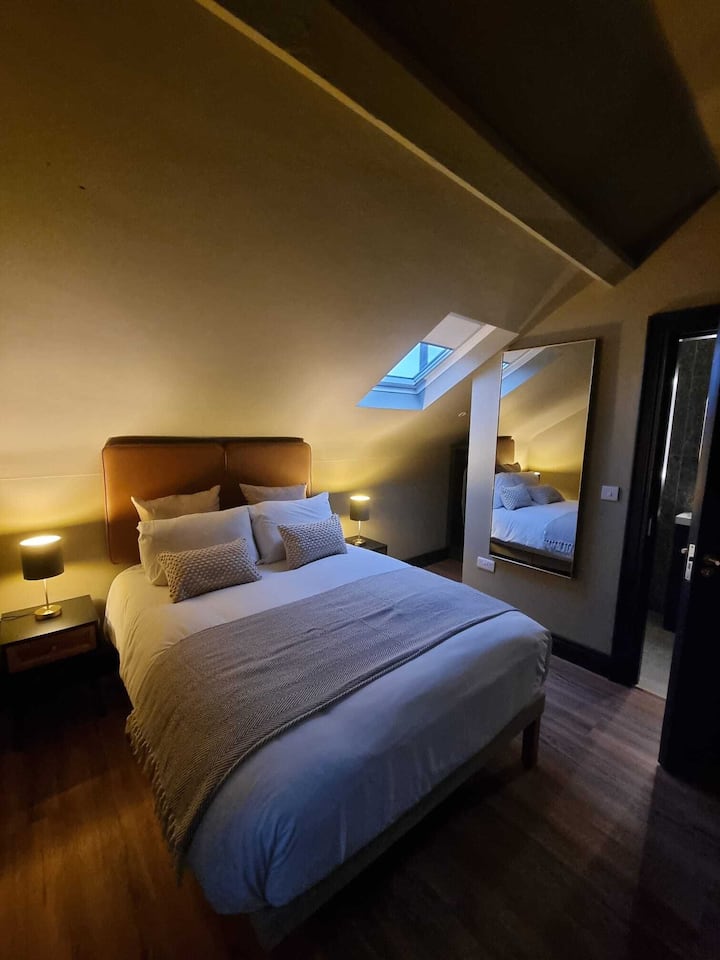 The Alliance - Ensuite Bedroom - Belfast