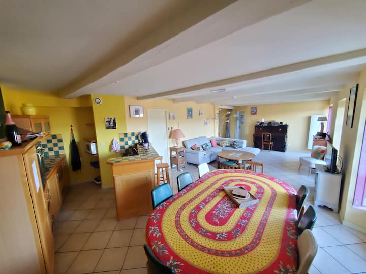 Triplex De Charme Classe 3 Etoiles Dans Petite Cop - Super-Besse