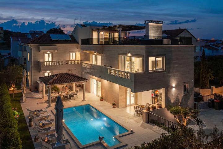 Villa Divina Fortuna With Pool - Tisno