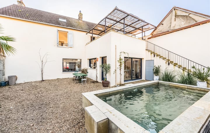 Beautiful Home In Gommecourt - Giverny