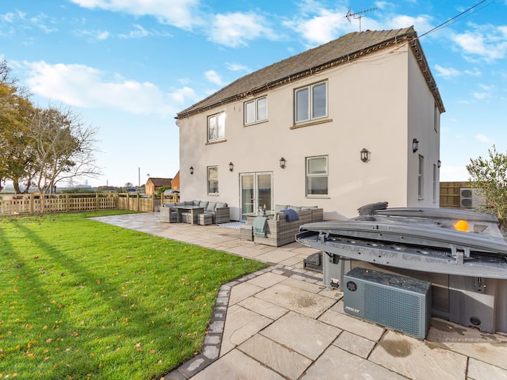 The Farm House - Southwell