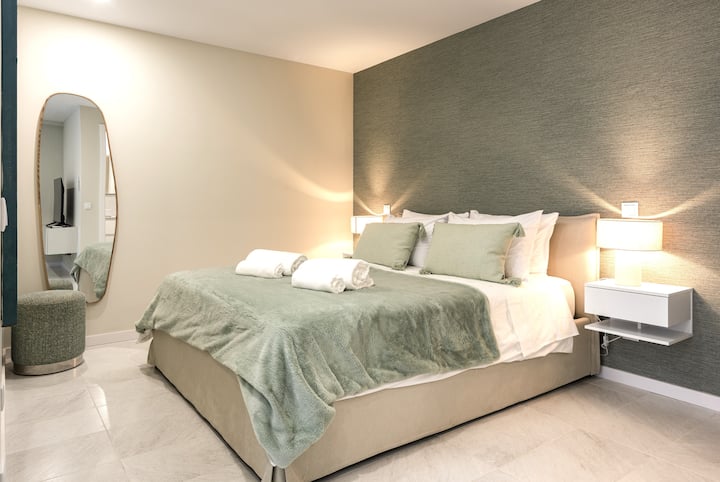 2’ Airport Studio | Early/late Flights | King Bed - Faro