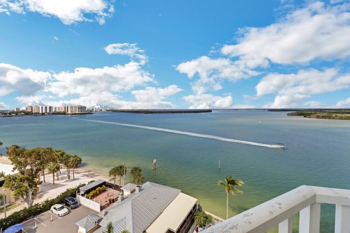 Stunning Gulf Views-lover's Key #806 - Estero, FL
