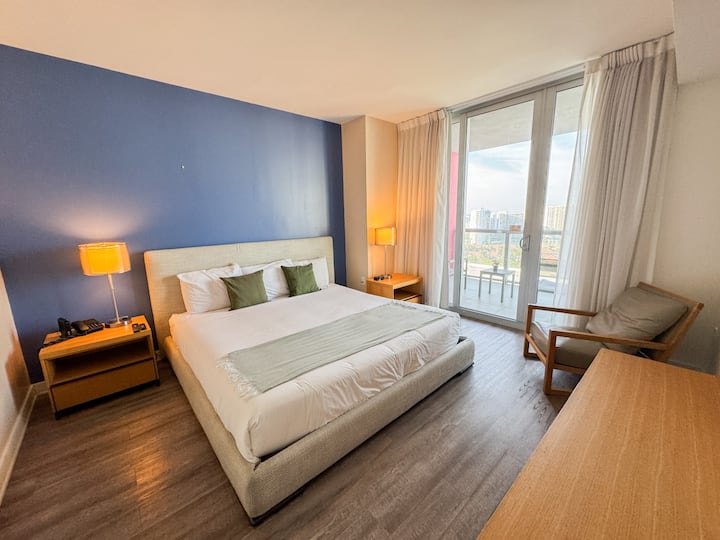 1br High-floor Retreat @ Beachwalk - Sunny Isles Beach, FL