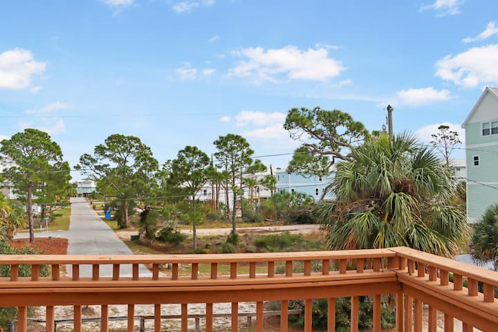 Dogs Welcome, Perfect Quiet Area-blue Moon Cottage - Cape San Blas, FL