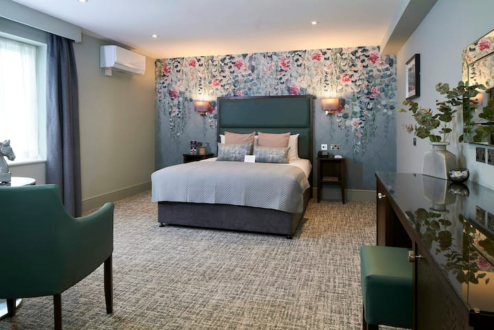Double-deluxe - Guildford