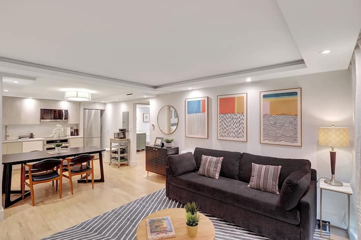 Modern Chic 2br W Parking @ Sobe - Miami Beach, FL