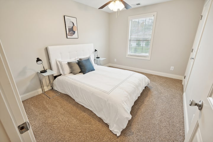 Biltmore Luxury 1513 #3 Townhomes L 2bd 2 Bth - クラークスビル, TN