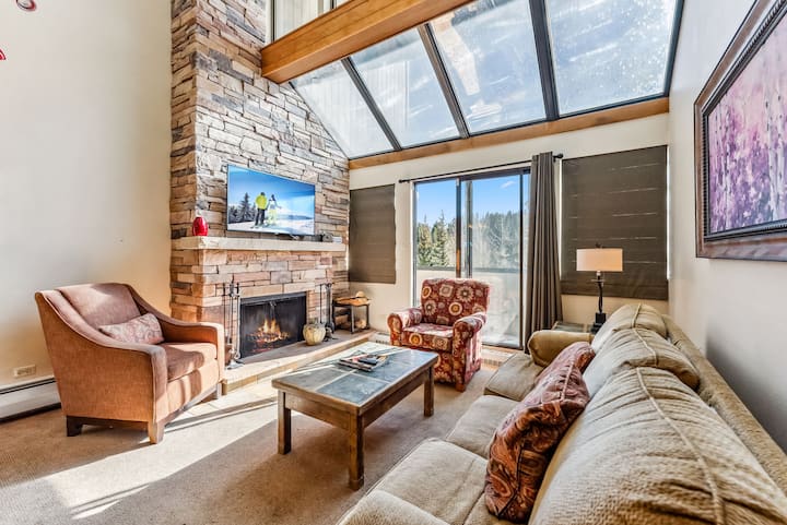 Breck Ski-in/ski-out Condo With Resort Amenities - Breckenridge, CO