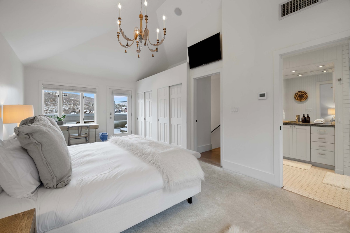 Chic Park City Retreat with Hot Tub Near Town Lift - Houses for Rent in ...