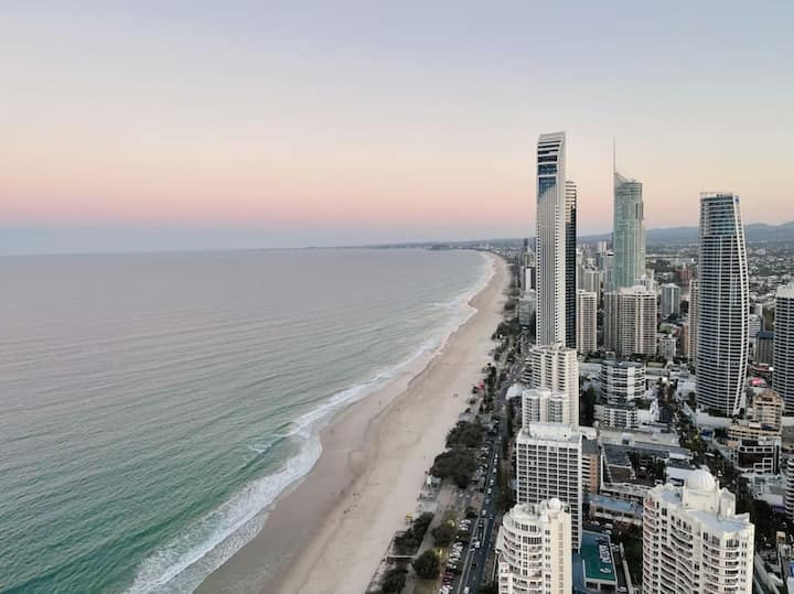 Ocean Luxe Retreat 2b2bath+sofa Bed Free Parking - Surfers Paradise