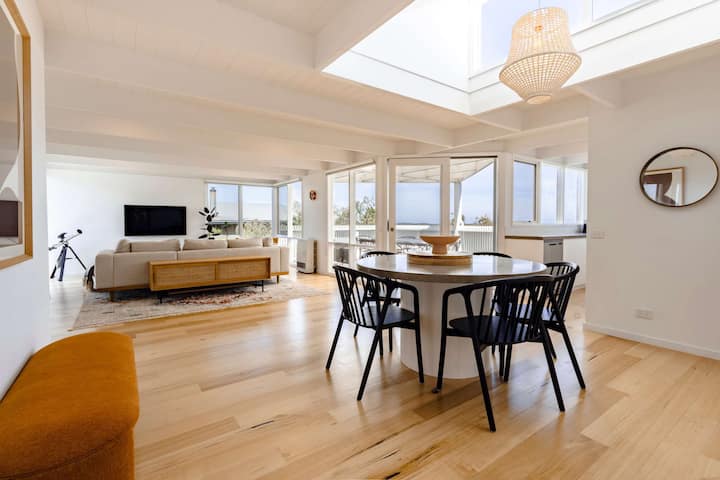Ocean Breeze And Sweeping Coastal Views - Ocean Grove