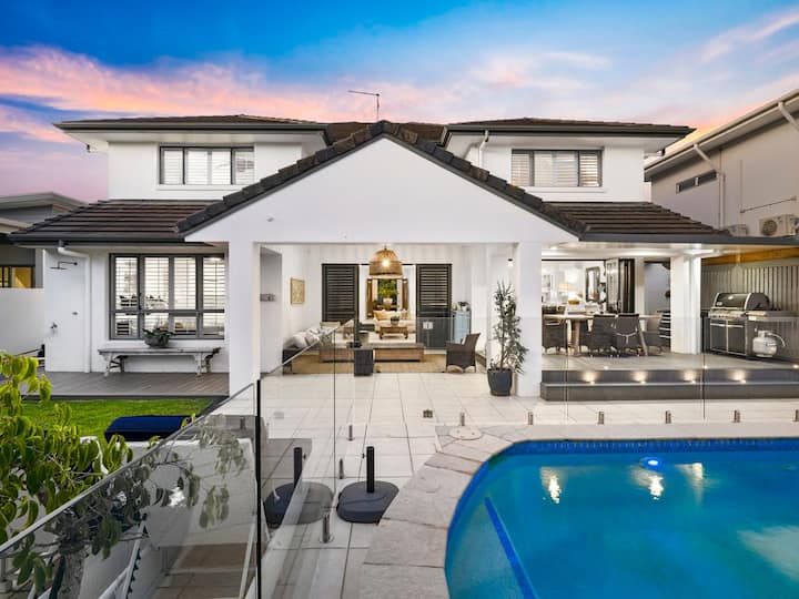 Malibu Mansion At Salt - Kingscliff