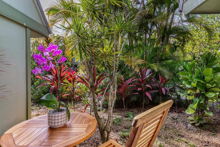 Nicely Updated Home, Hike To Beach, Near Shopping - Princeville, HI