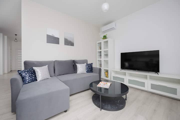 Cybernetyki 6 | Family Apartment & A/c | Parking - Warschau