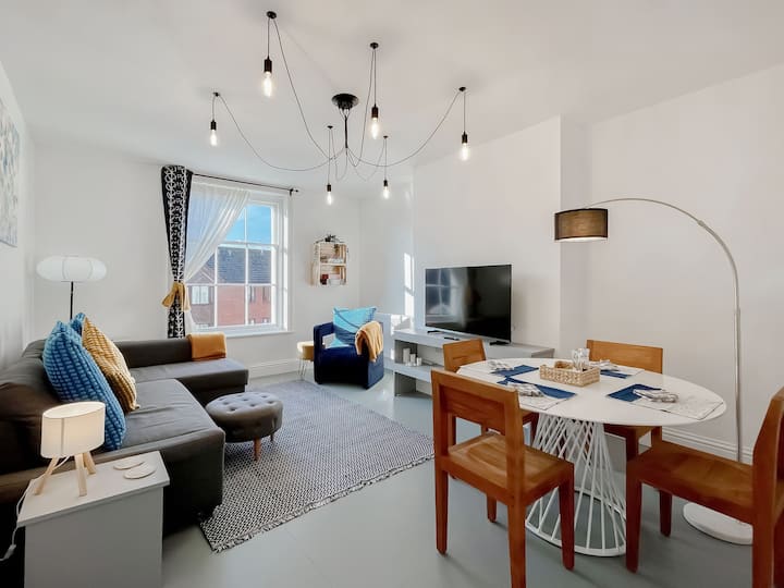 Apartment Three - Uk48495 - Gloucester, UK