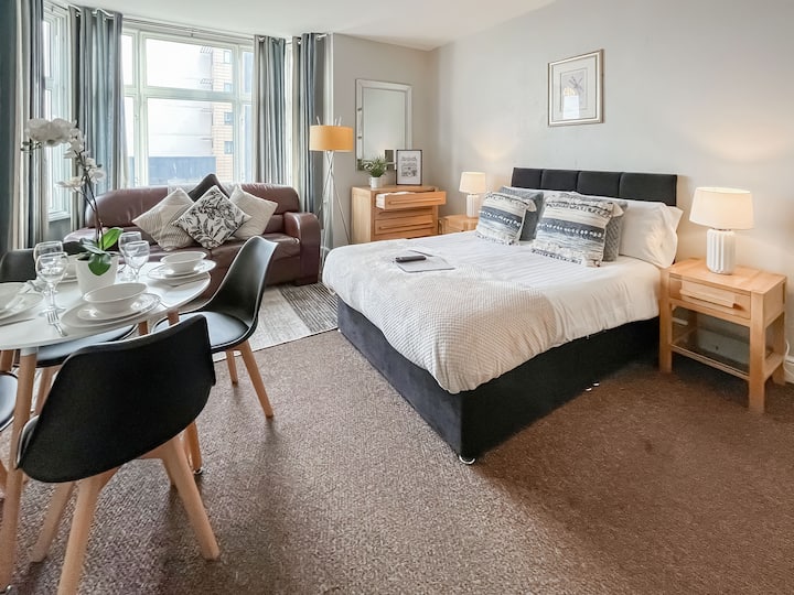 Pier View Apartment 2 - Uk48502 - Skegness