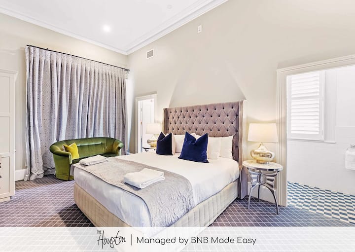 The Belmore Suite | The Houston Wagga - Wagga Wagga