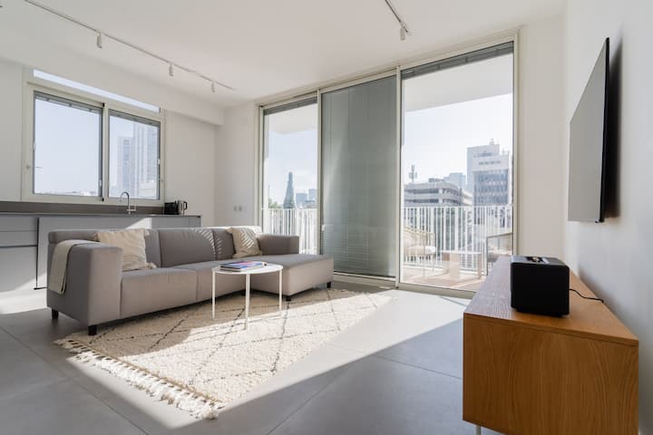 Blueground | Nahalat Bynamin Mamad Highend Balcony - Tel Aviv-Yafo