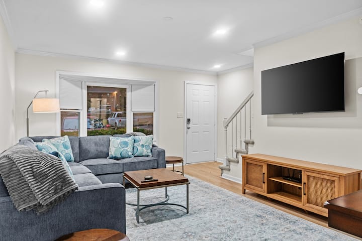 Diamond Dawg Retreat - Athens, GA