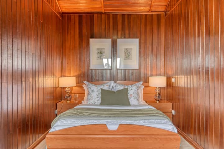 Chalet Do Relogio D'agua, A Home In Madeira - Madeira