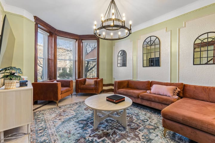 Central Crown Heights Beauty | Steps To Subway! - Crown Heights, NY