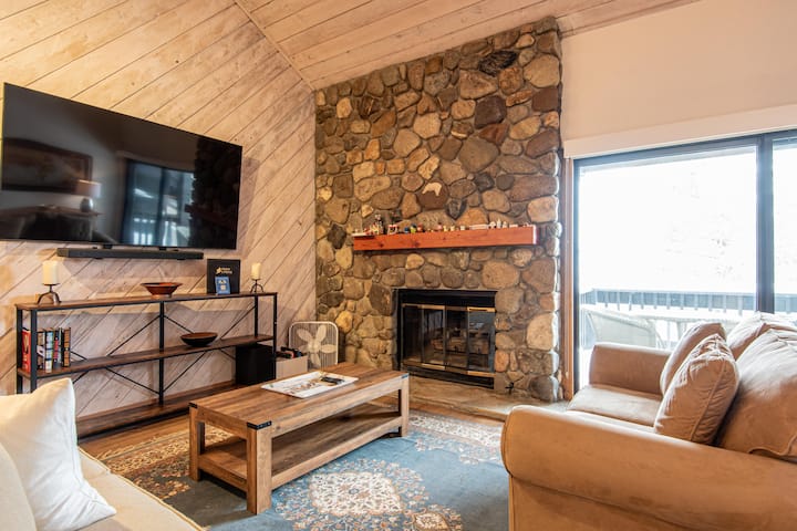 Fairway Nine Condo 4322- New Listing! Updated! - Ketchum, ID