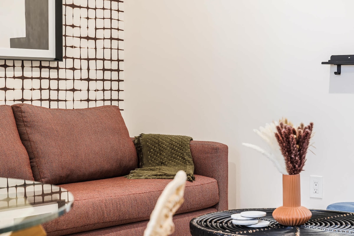 Roami at The Palace | 4 Bed Combo | 2 Units - Apartments for Rent in ...