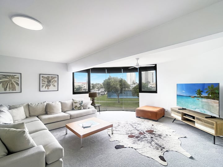 Charming Central Cotton Tree Unit - Maroochydore