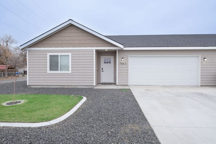 Private & Central Townhouse #788a - Hat Rock State Park, Hermiston