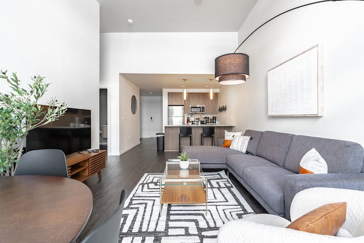 1br + Den | Gym, Rooftop  | Bellevue | Sophari C - Bellevue, WA