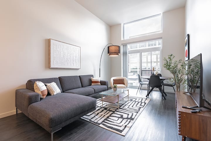1br + Den | Gym, Rooftop | Bellevue | Sophari C - Bellevue, WA