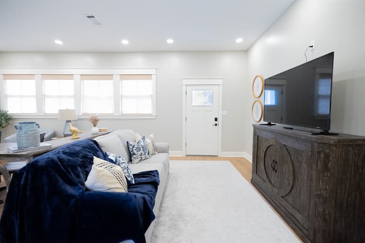 Cozy Chalet By Walkable Downtown W/ Full Kitchen - Mississippi