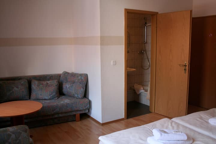 Double room shower/toilet (Landgasthof Hotel Rebe) - Airbnb