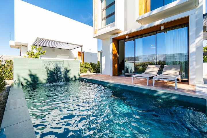 Villa Laurus 4 By Ezoria Villas - 파포스